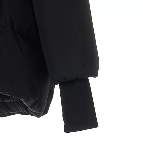 大人を美しく見せ、心地のいい名品「HERNO」のダウンコート | Web eclat | 50代女性のためのファッション、ビューティ、ライフスタイル最新情報