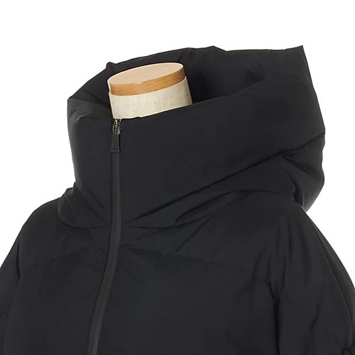 大人を美しく見せ、心地のいい名品「HERNO」のダウンコート | Web eclat | 50代女性のためのファッション、ビューティ、ライフスタイル最新情報