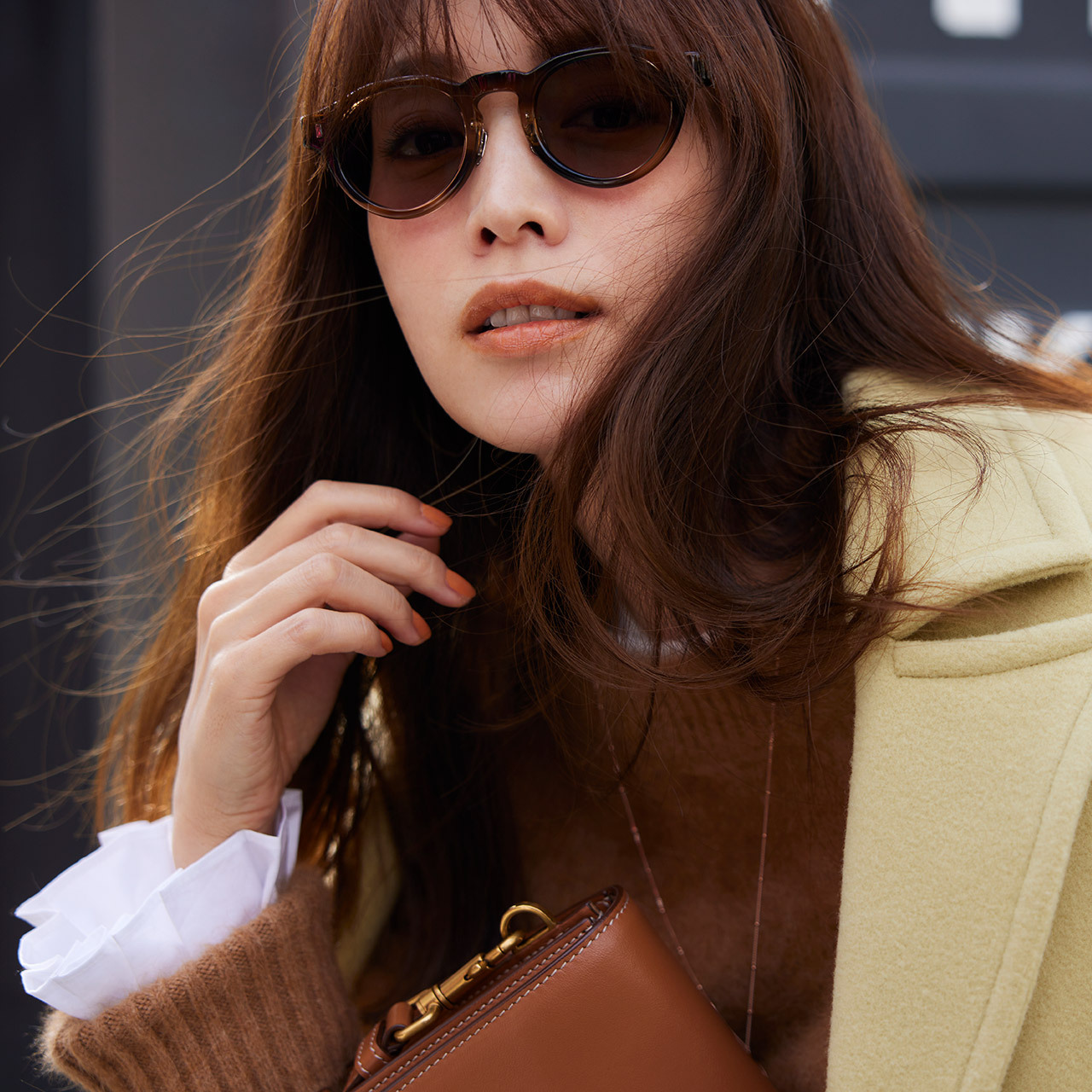 【蛯原友里が着る、新マリソルStyle VOL.2】さりげないくらいが大人にはちょうどいい。 冬、きれい色はカジュアルに楽しむ ...